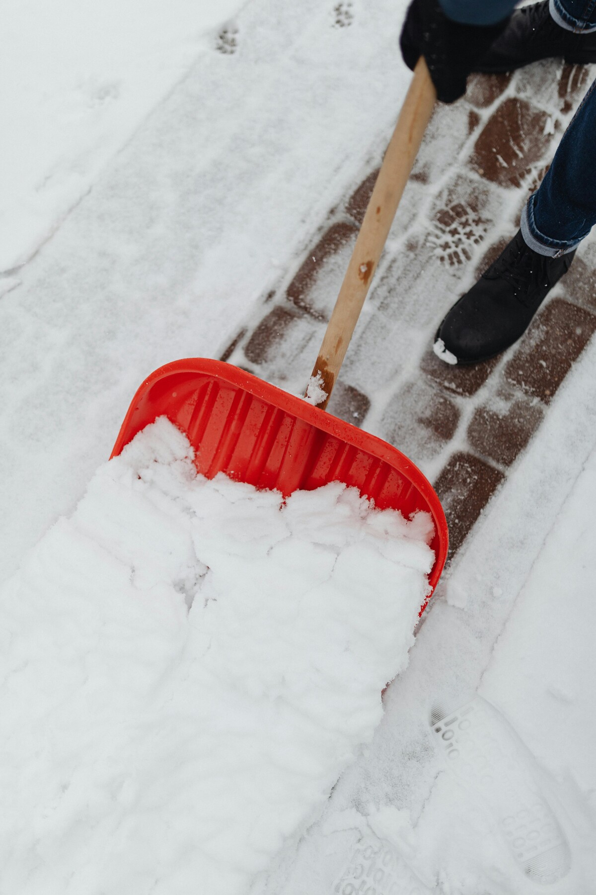 3 Simple Exercises for Snow Shoveling Safety | Rush-Henrietta Family ...